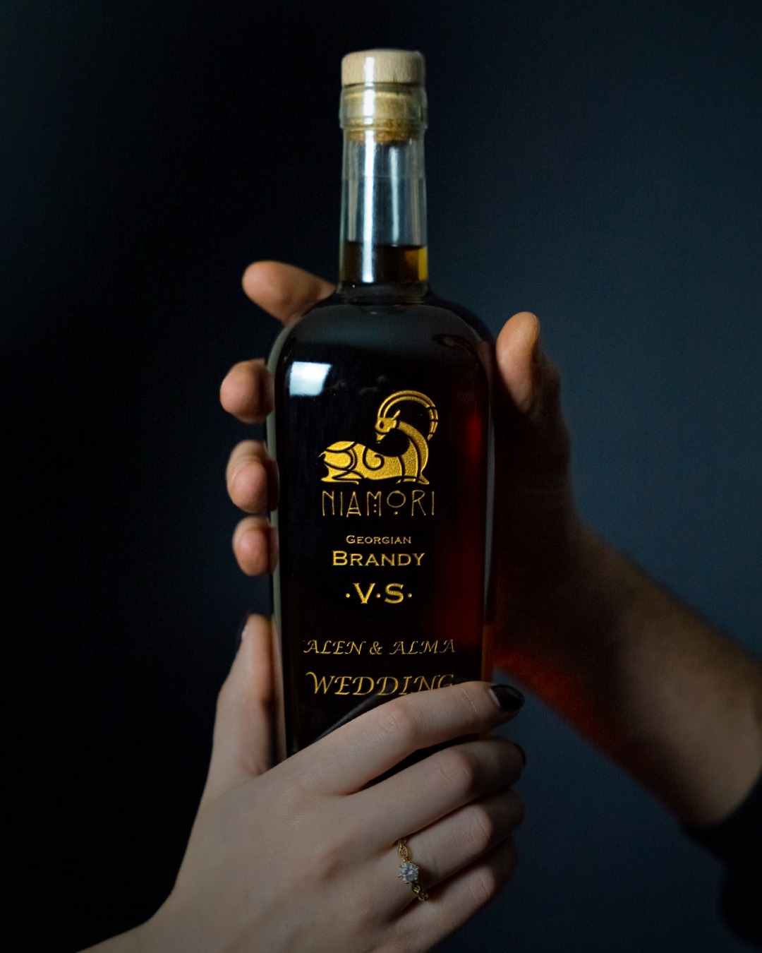 „აჩუქე ნიამორი“ - სასაჩუქრე „კარგი დასალევი ღვინო,“ რომელიც გულგრილს ...